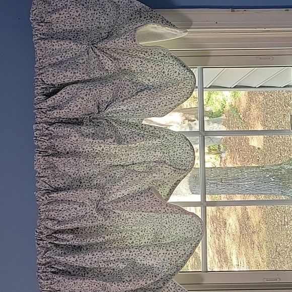 Other | Blue And White Floral Valance 822 | Poshmark